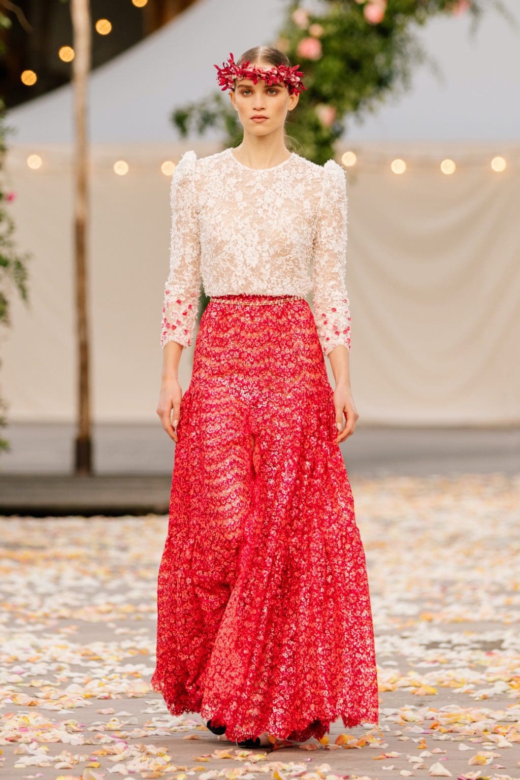 Chanel Haute Couture Spring Summer 2021 - RUNWAY MAGAZINE ® Official