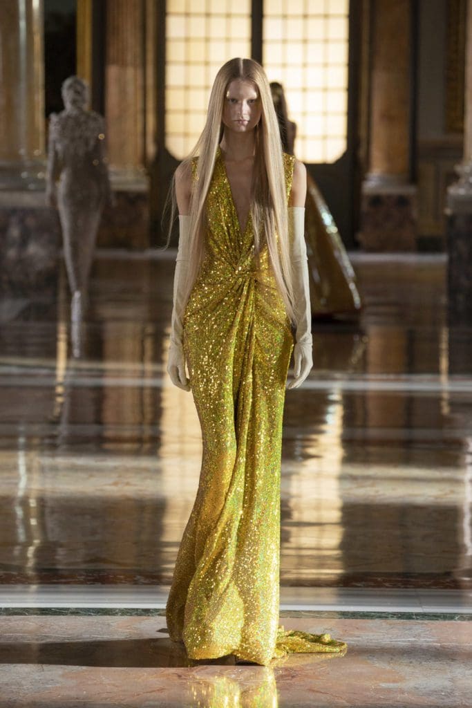 Valentino Haute Couture Spring Summer 2021 - RUNWAY MAGAZINE ® Official