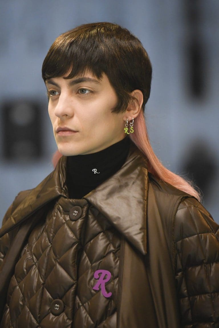 Raf Simons Fall Winter 2021-2022 - RUNWAY MAGAZINE ® Official