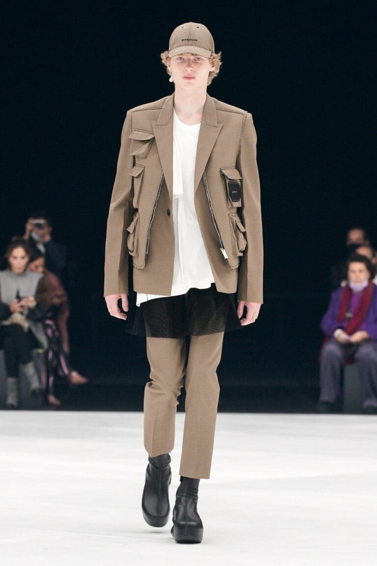 Givenchy Spring Summer 2022 - RUNWAY MAGAZINE ® Official