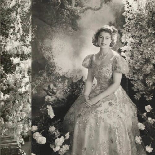 Queen Elizabeth II 1926-2022 - RUNWAY MAGAZINE ® Official