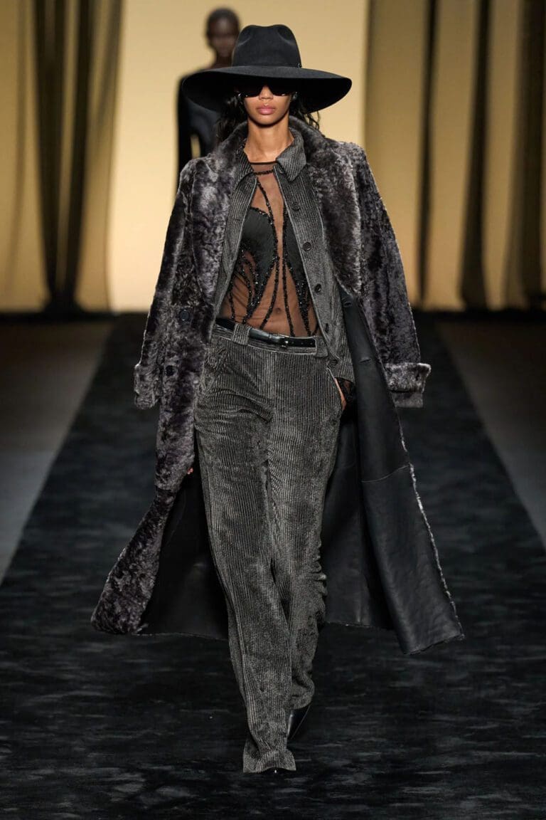 Alberta Ferretti Fall Winter 2023-2024 - RUNWAY MAGAZINE ® Official