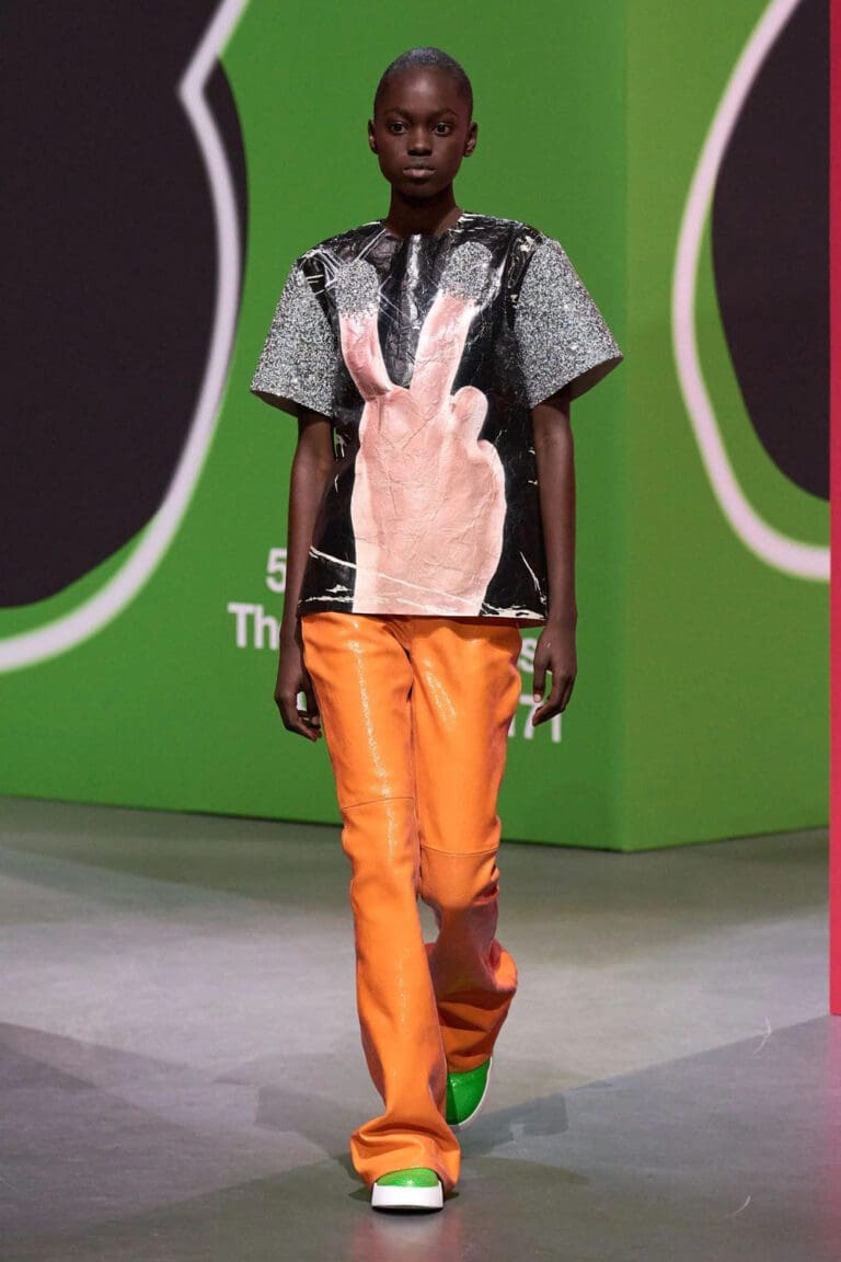 JW Anderson Fall Winter 2023-2024 - RUNWAY MAGAZINE ® Official