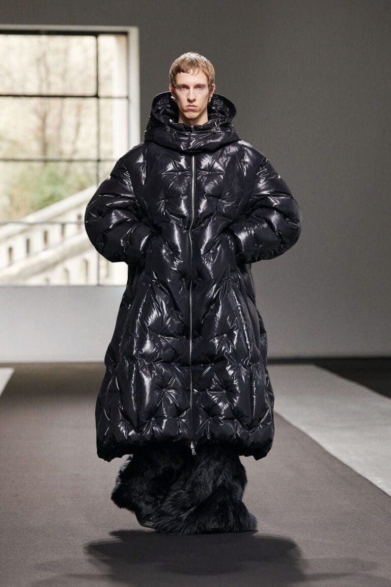 Chen Peng Fall 2023 - RUNWAY MAGAZINE ® Official