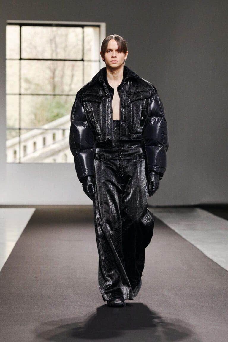 Chen Peng Fall 2023 - RUNWAY MAGAZINE ® Official