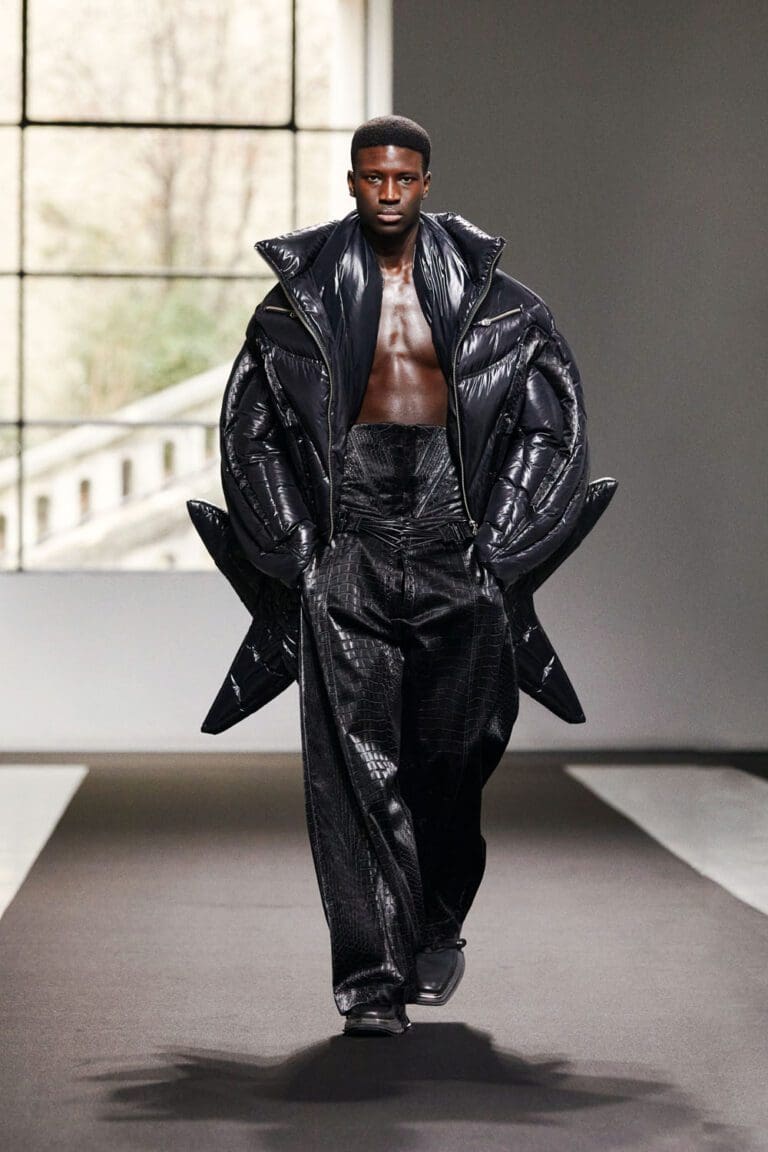 Chen Peng Fall 2023 - RUNWAY MAGAZINE ® Official