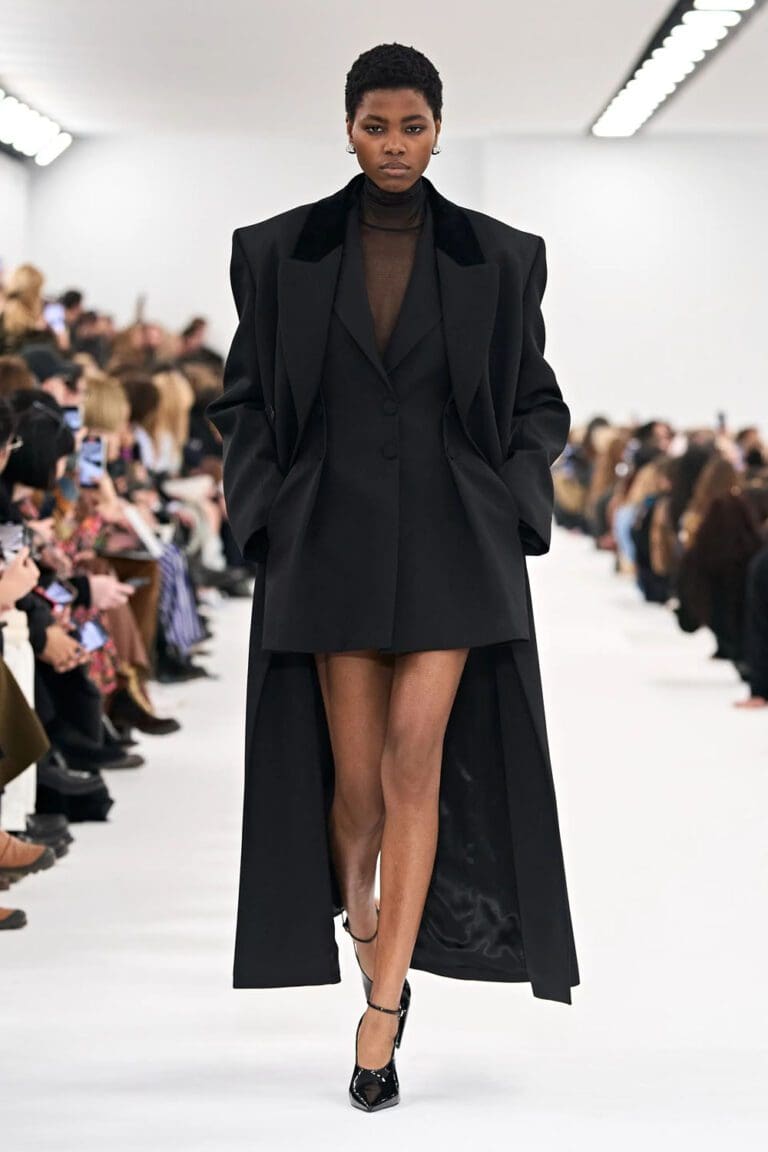 Givenchy Fall Winter 2023-2024 - RUNWAY MAGAZINE ® Official