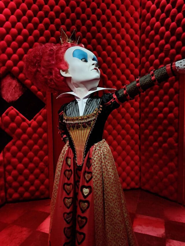 Tim Burton's Labyrinth in Paris - RUNWAY MAGAZINE ® Official