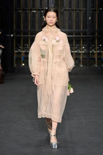 Simone Rocha Spring Summer 2024 - RUNWAY MAGAZINE ® Official