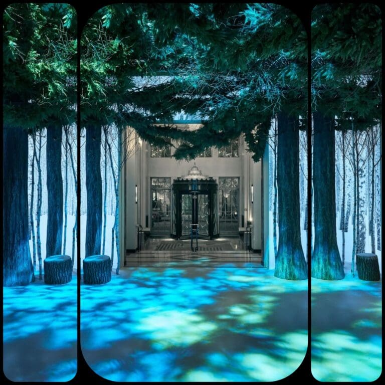 Claridge's Christmas Tree 2023 - RUNWAY MAGAZINE ® Official