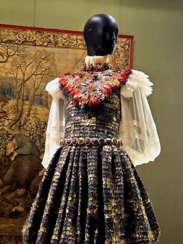 LOUVRE COUTURE Art and fashion exhibition Paris - RUNWAY MAGAZINE ...