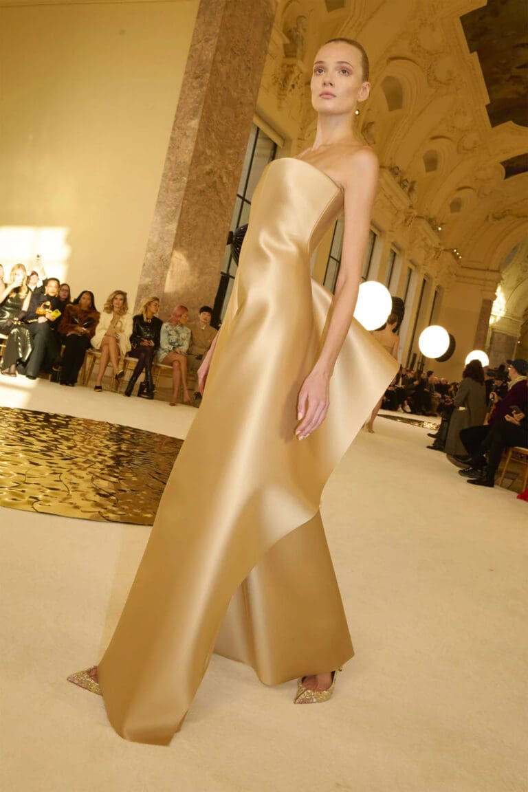 Schiaparelli Haute Couture Spring Summer 2025 - RUNWAY MAGAZINE ® Official