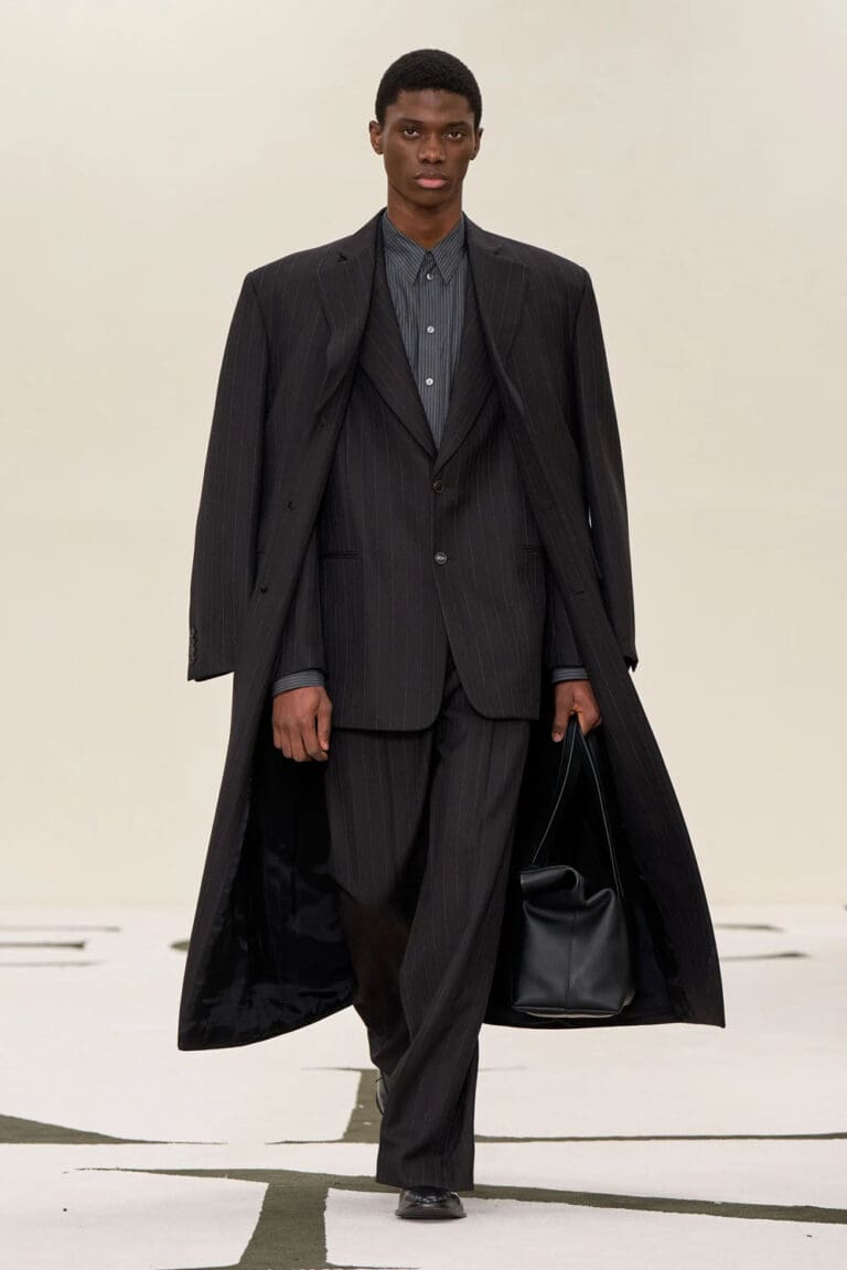 Calvin Klein Fall Winter 2025-2026 - RUNWAY MAGAZINE ® Official