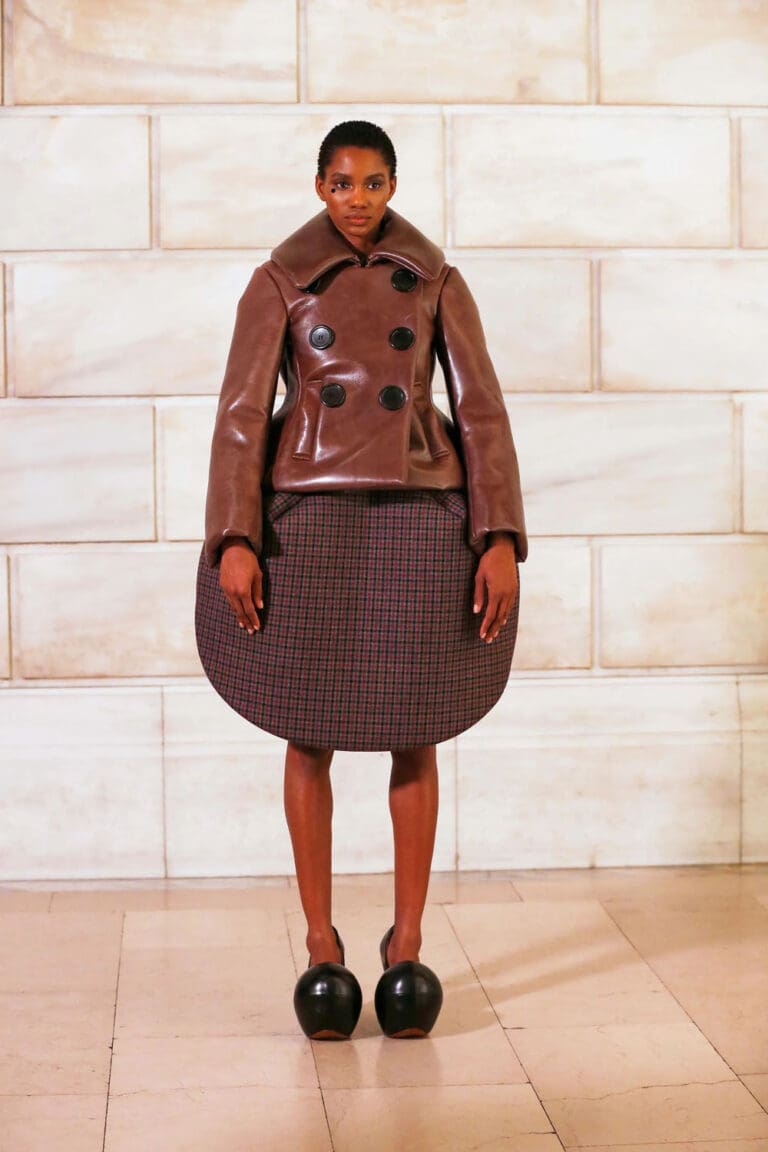 Marc Jacobs Primavera Verano 2025 - RUNWAY Oficial de MAGAZINE