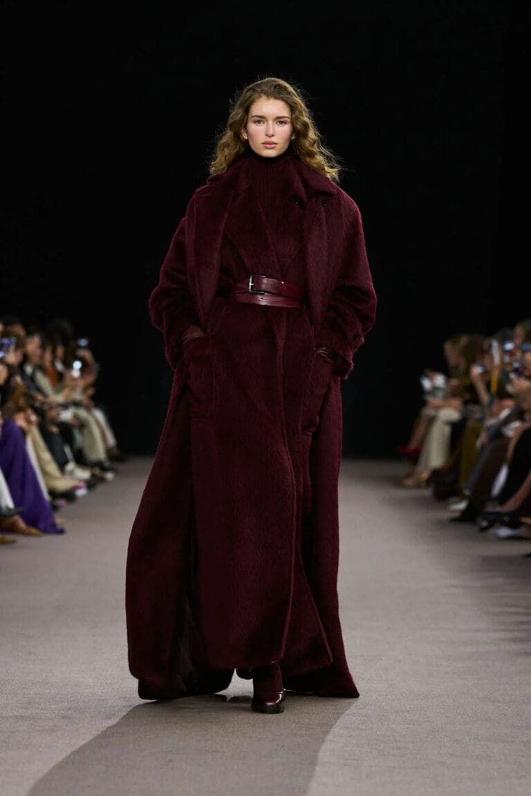 Max Mara Fall Winter 2025-2026 - RUNWAY MAGAZINE ® Official