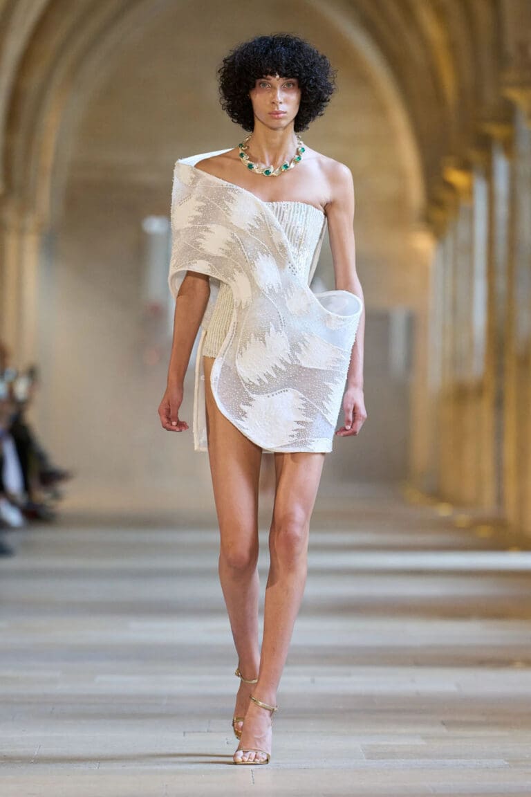 Rahul Mishra Fall-Winter 2025–2026 Haute Couture - RUNWAY MAGAZINE ...