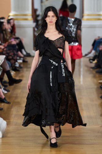 西蒙娜·罗莎 (Simone Rocha) 2026 春夏系列 - RUNWAY MAGAZINE®官方