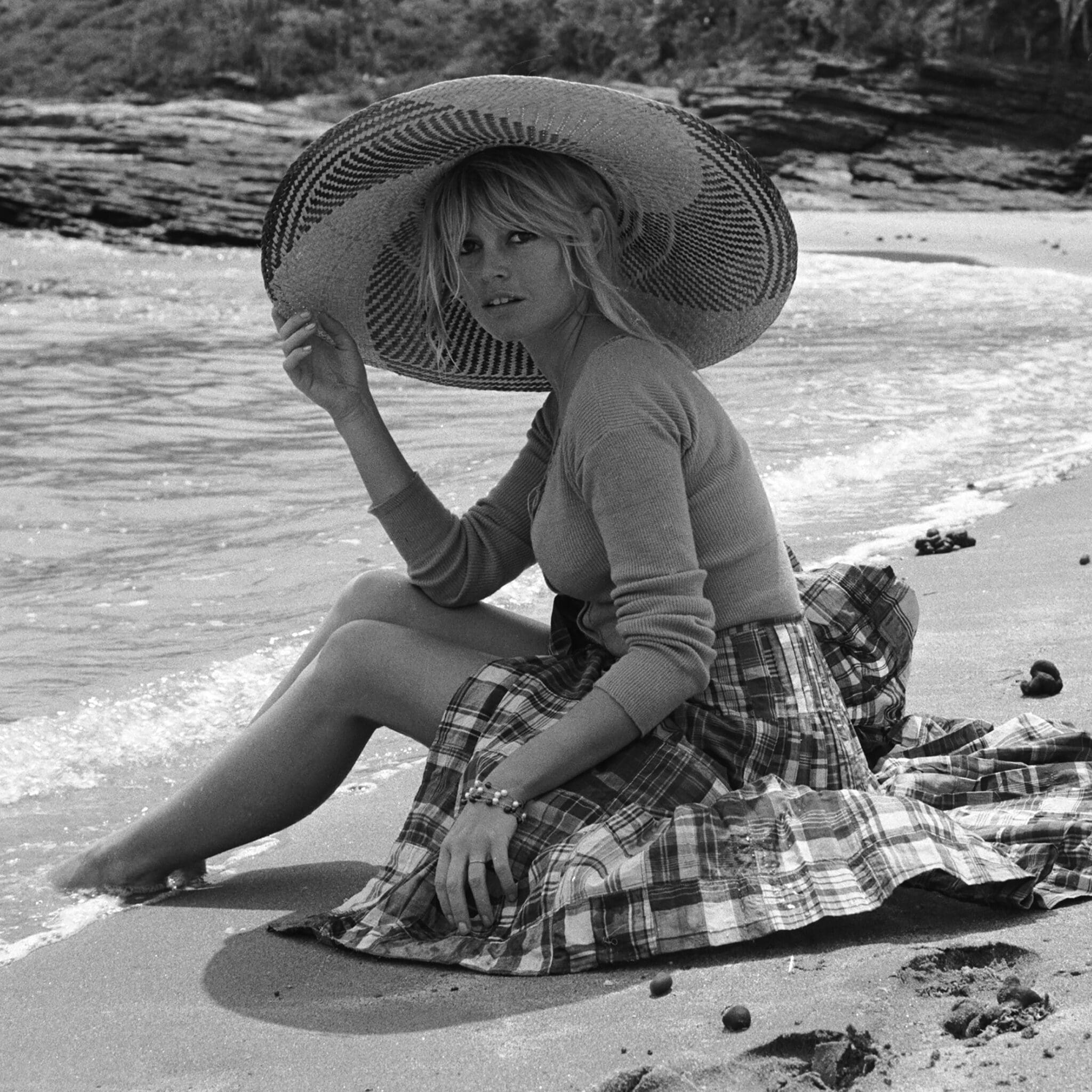 Brigitte Bardot, French Screen Legend and Style Icon, Dies at 91 ...