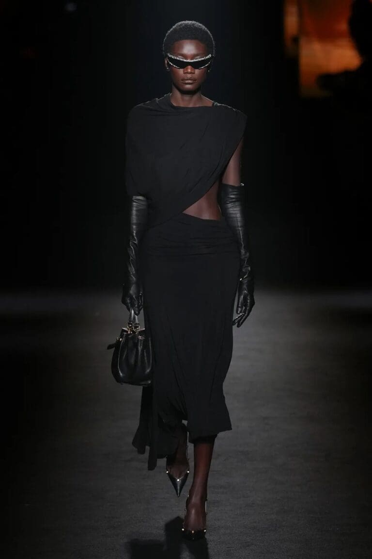 Balenciaga Fall 2026-2027 - RUNWAY MAGAZINE ® Official